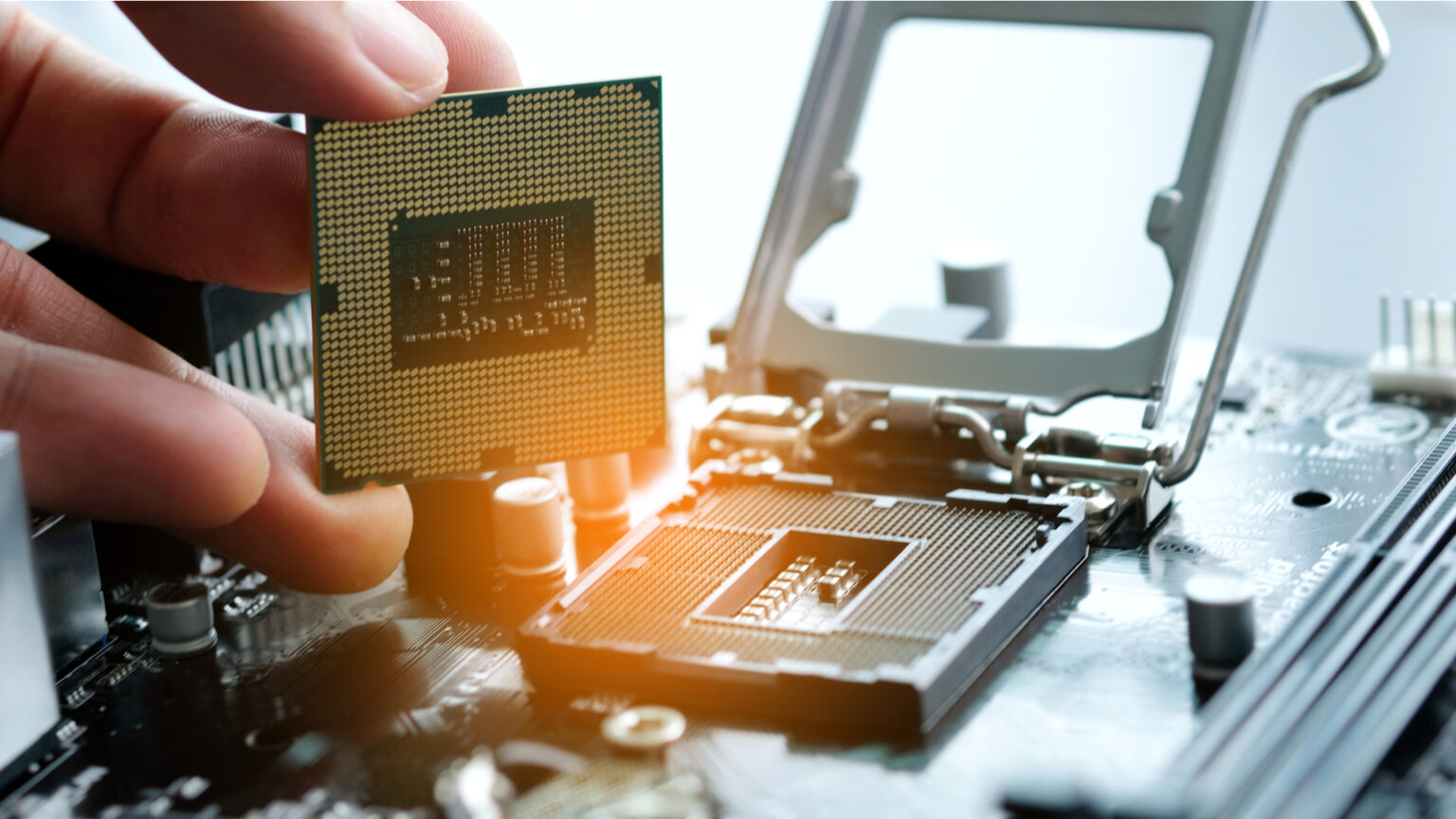 Bài học 1.2: Bộ Xử Lý Trung Tâm (CPU): "Bộ Não" Của Hệ Thống - AIOT